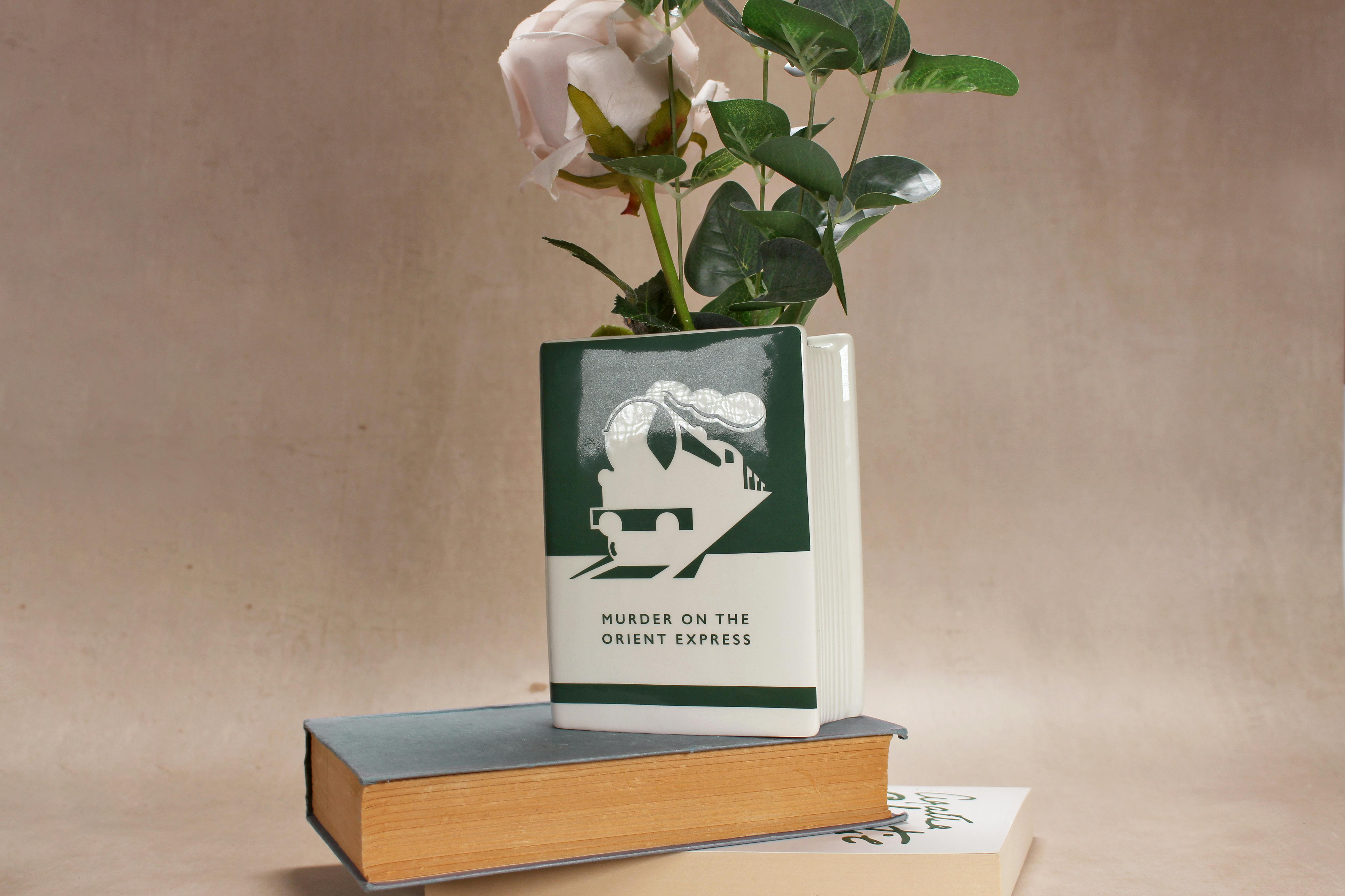 Gifting - Agatha Christie (UK)