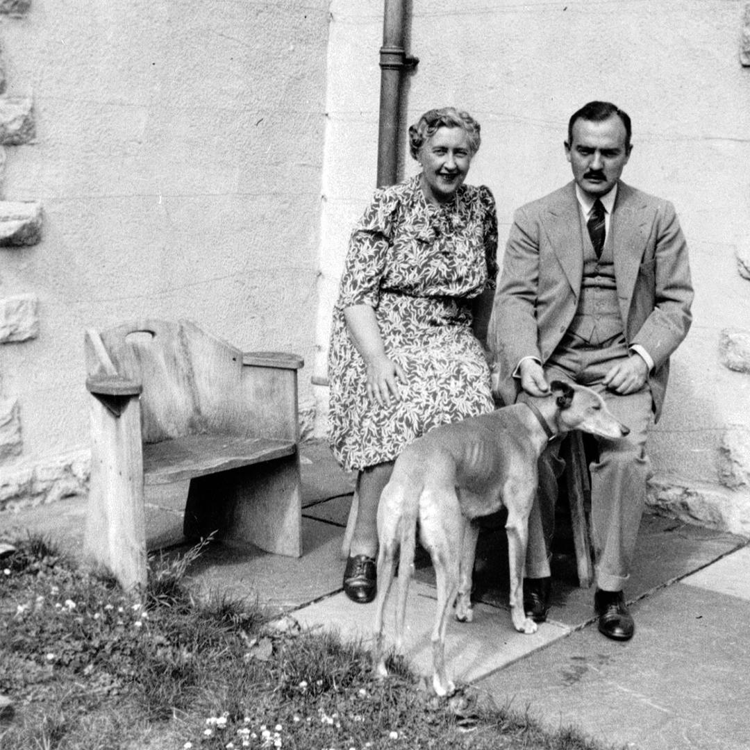 Agatha Christie: For the Love of Dogs - Agatha Christie